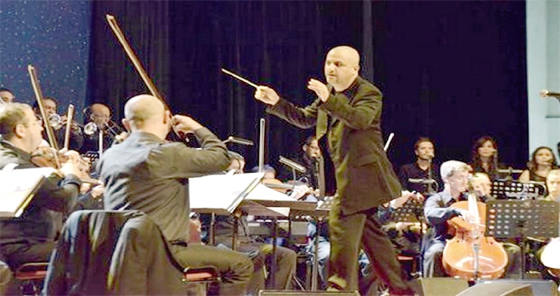 Raffiner la chanson moderne et traditionnelle – Le Jeune Indépendant